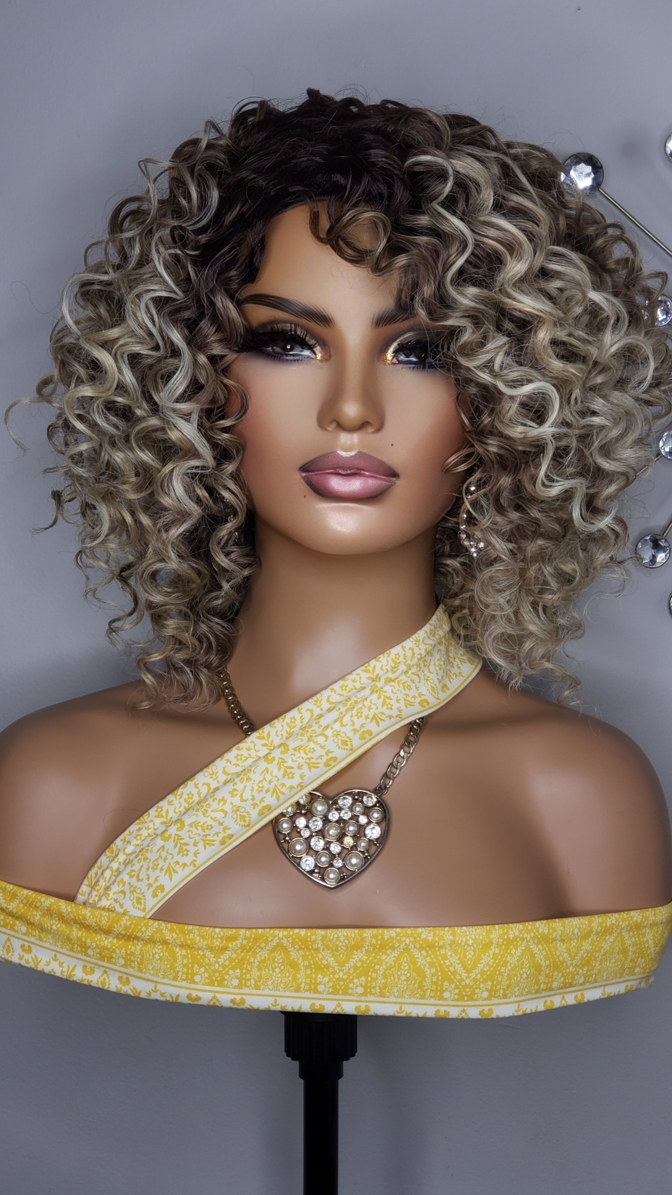 Natural Peyton Latte – WigPrideLLC